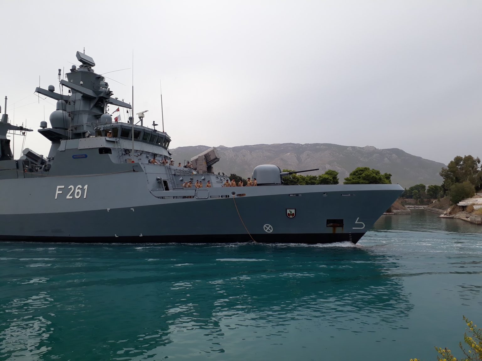 Φωτογραφίες από τη γερμανική κορβέτας F261 Magdeburg (Κ130) στον Ισθμό ...