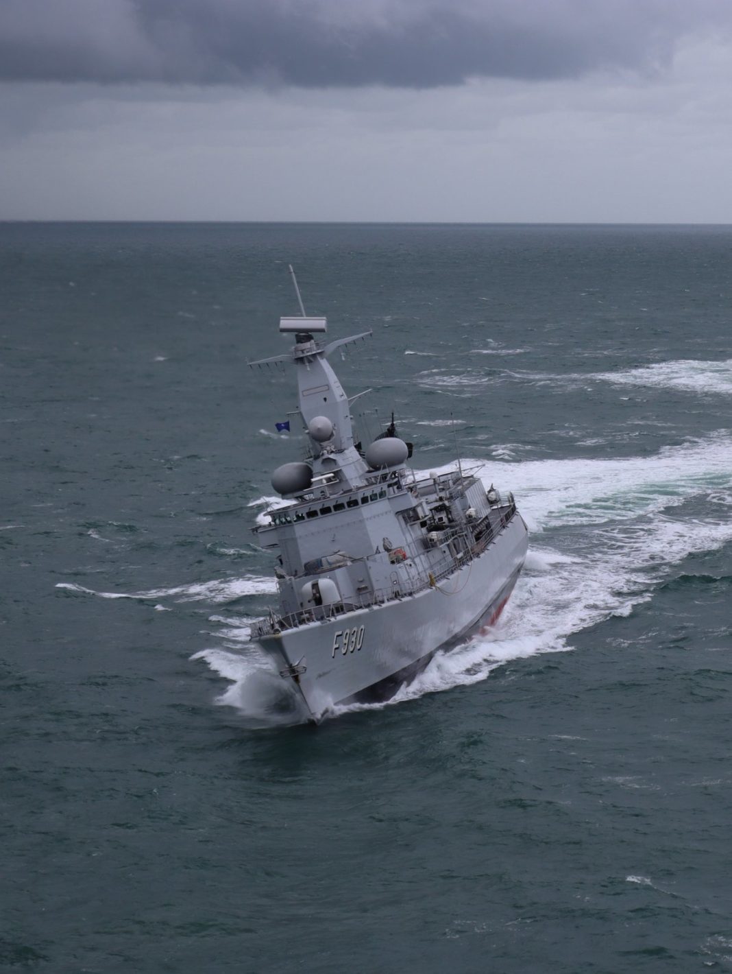 Επαγγελματίας επακουμβητής από σπίτι (φρεγάτα M Class, F930 Leopold I ...